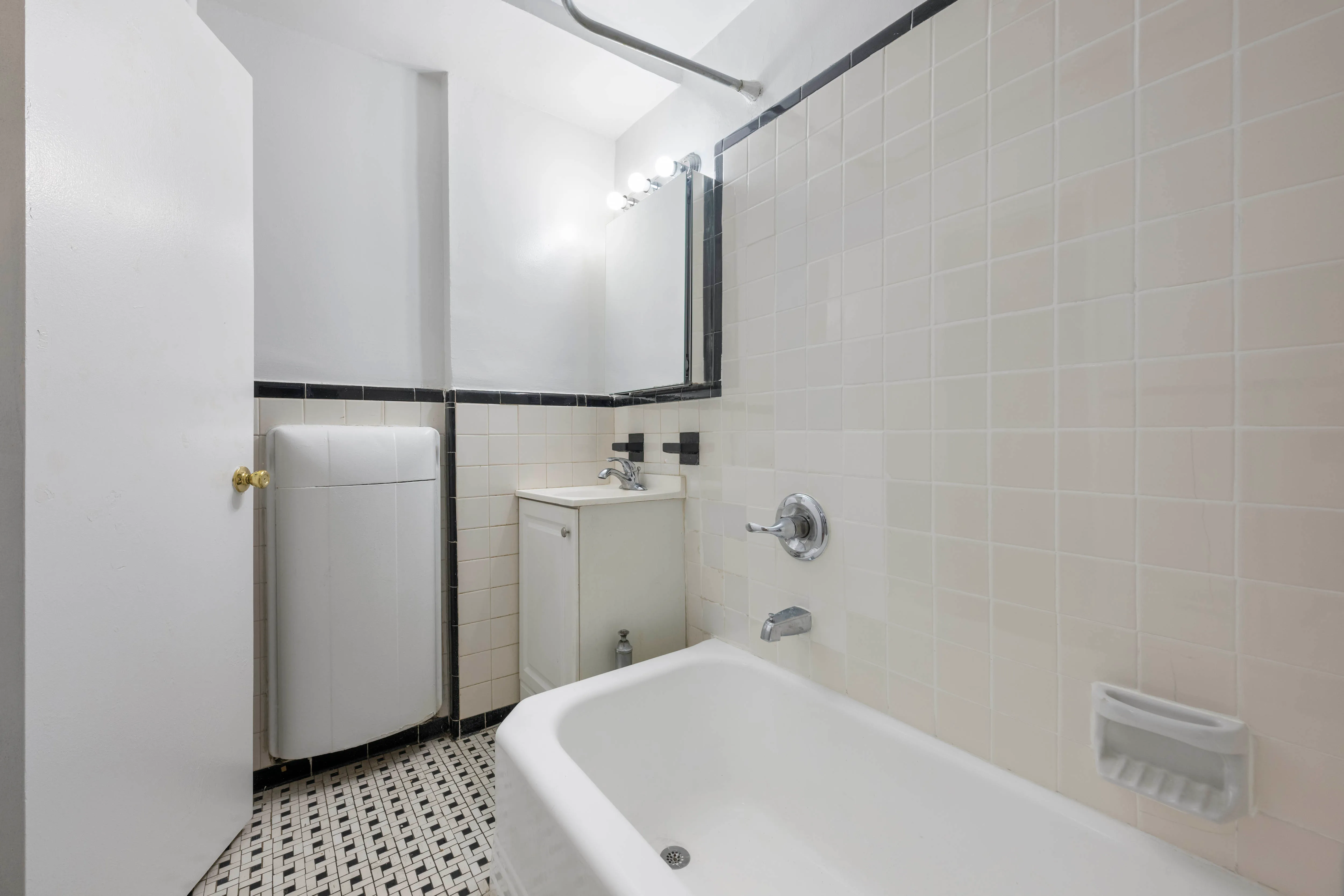 930 Grand Concourse #4C in Concourse, Bronx | StreetEasy