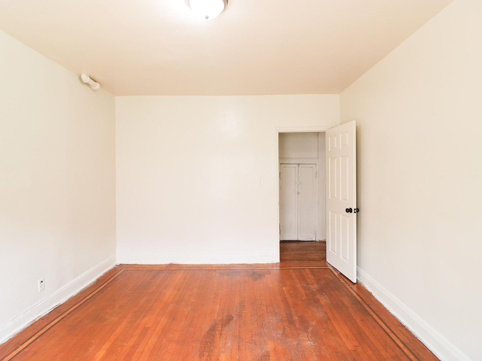 932 Adee Ave FLOOR 2, Bronx, NY 10469 | Zillow