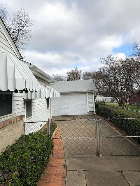 504 S Gilpin Ave, Dallas, TX 75211 | Zillow