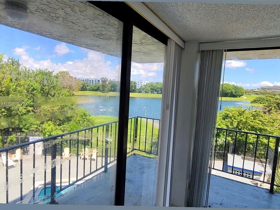 Golfview Club At Fontainebleau Park Condominiums - 9682 Fontainebleau ...