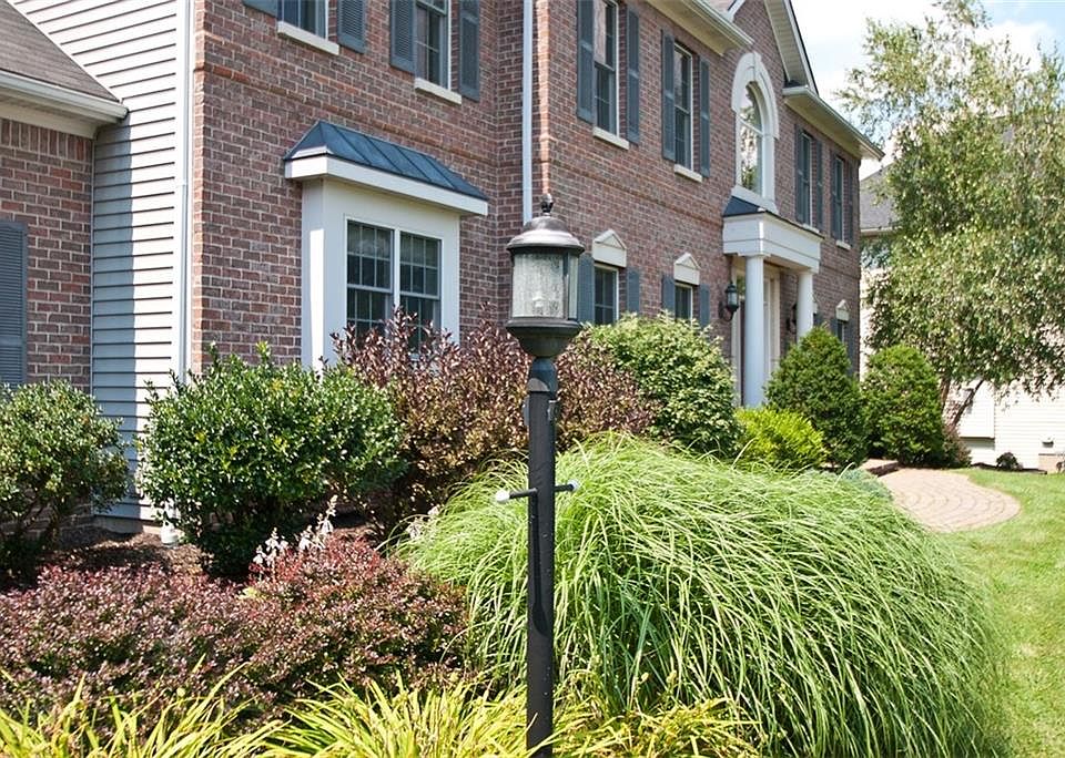 9 Lusk Farm Cir, Pittsford, NY 14534 | Zillow