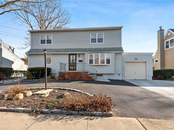 Massapequa Park Real Estate Massapequa Park Ny Homes For Sale Zillow