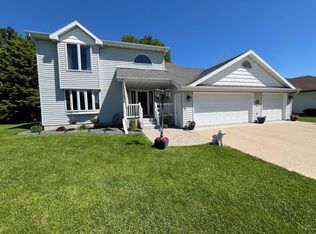 713 Oakwood Dr, Devils Lake, ND 58301 | MLS #11288901 | Zillow
