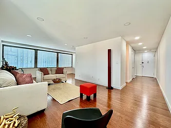 170 Park Row #18D in Civic Center, Manhattan | StreetEasy