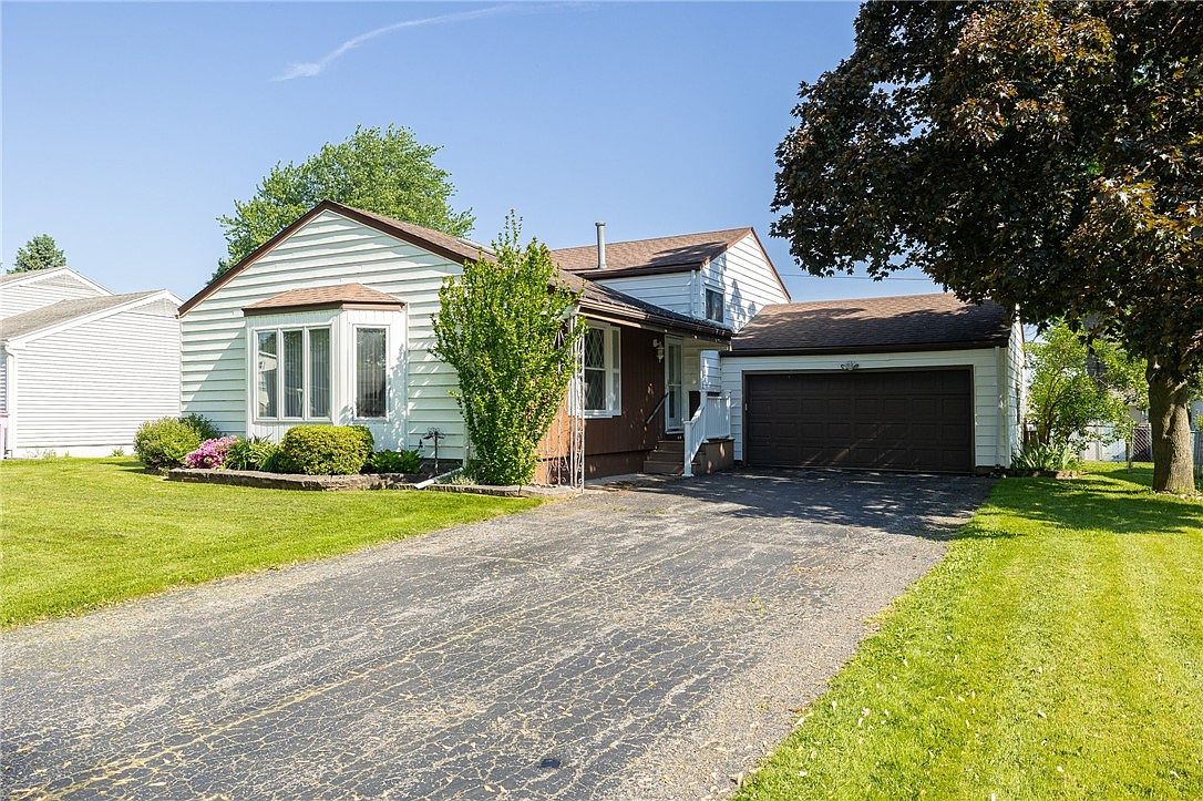 16 Lori Ln, Rochester, NY 14624 | MLS #R1540848 | Zillow