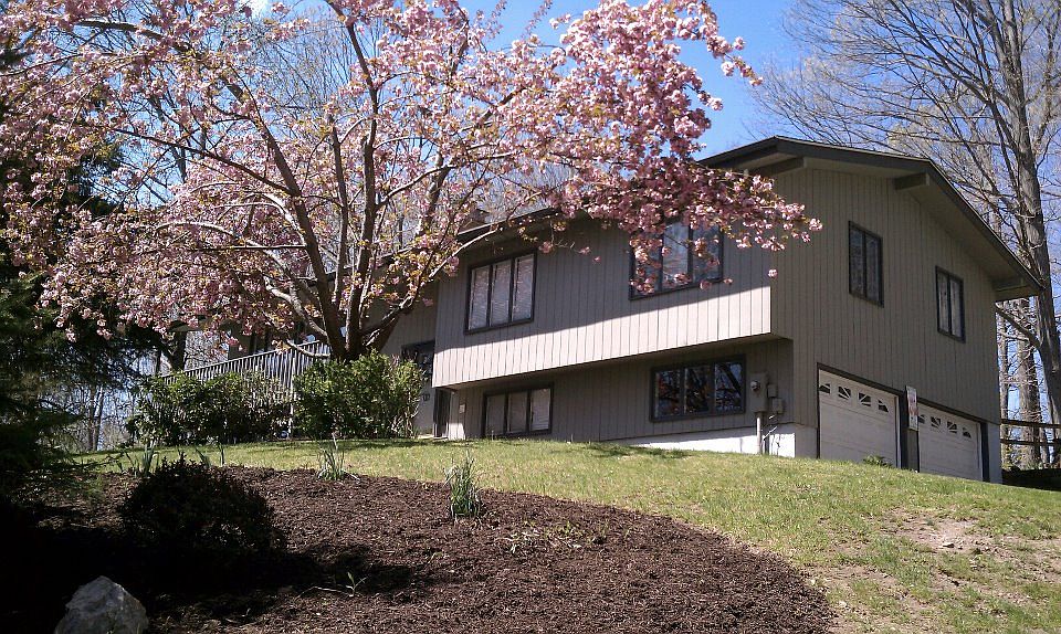 13 Pebble Rd, Newtown, CT 06470 | Zillow