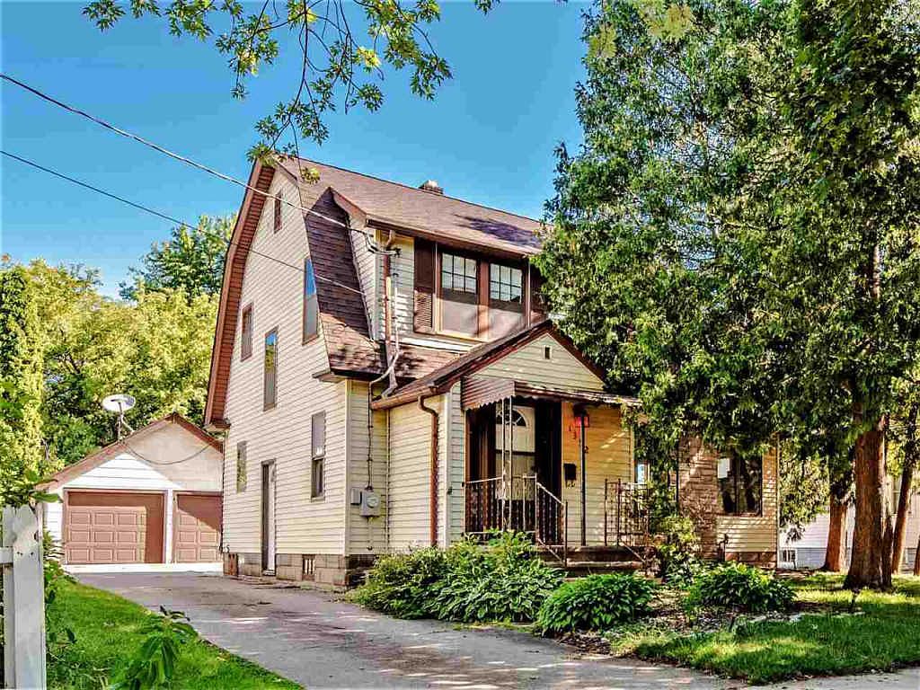 1352 W Lawrence St, Appleton, WI 54914 | Zillow