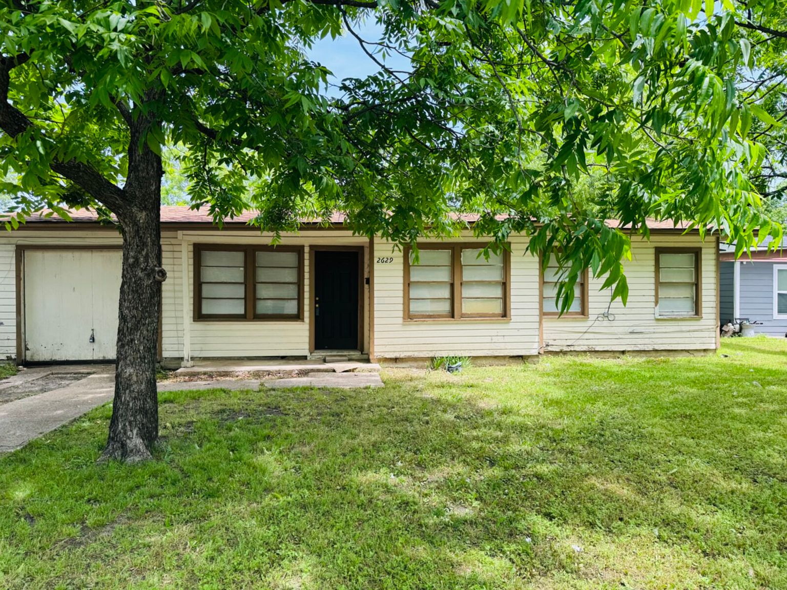 2629 Blyth Dr, Dallas, TX 75228 | Zillow