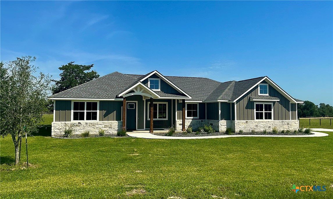 84 Cloverleaf Trl, Victoria, TX 77905 | Zillow