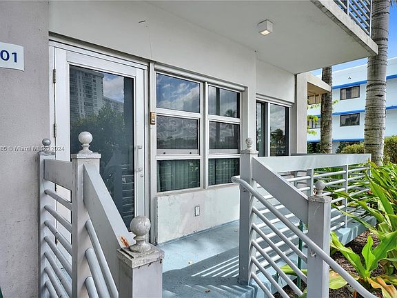 4332 Collins Ave APT 201, Miami Beach, FL 33140 | Zillow