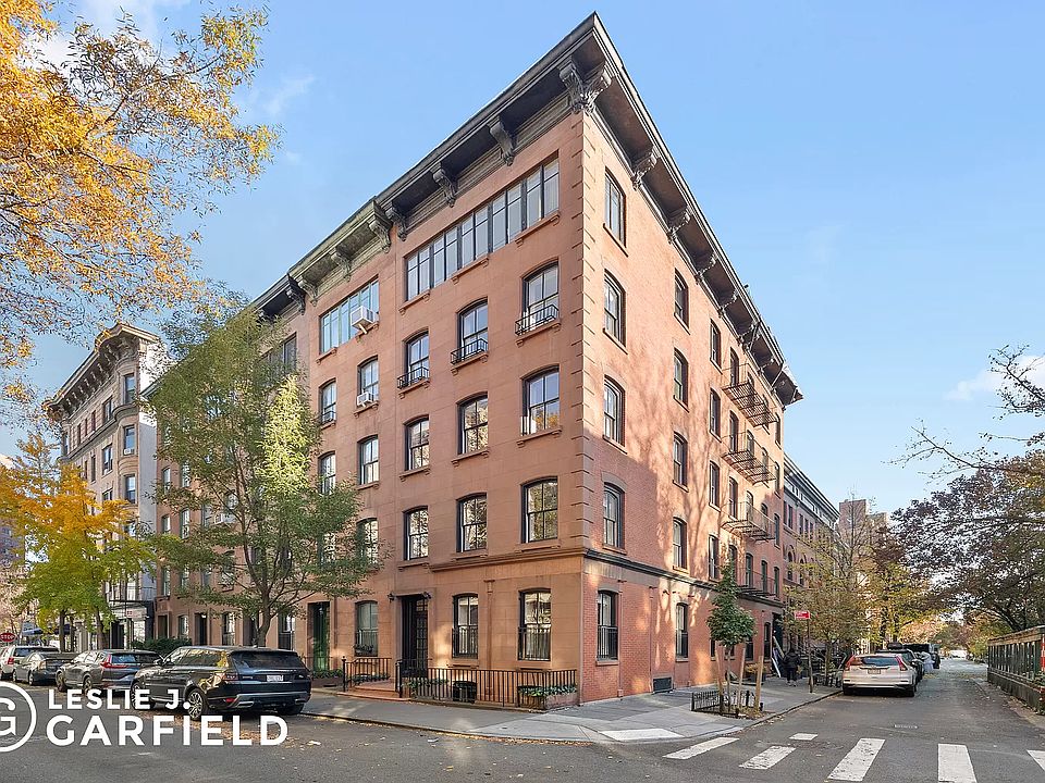 14 Bank St, New York, NY 10014 | Zillow