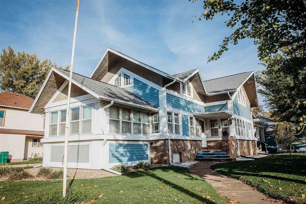 410 1st St W, Independence, IA 50644 | Zillow