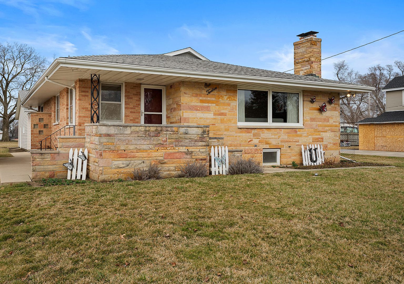 112 W Division St, Fisher, IL 61843 | Zillow