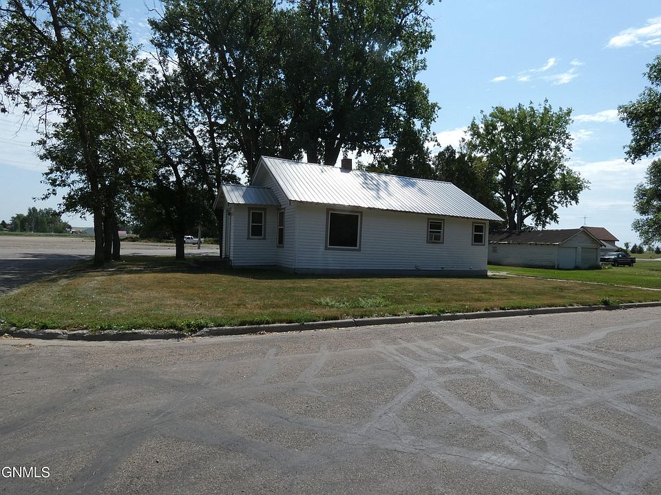 900 SE 1st St, Strasburg, ND 58573 | Zillow