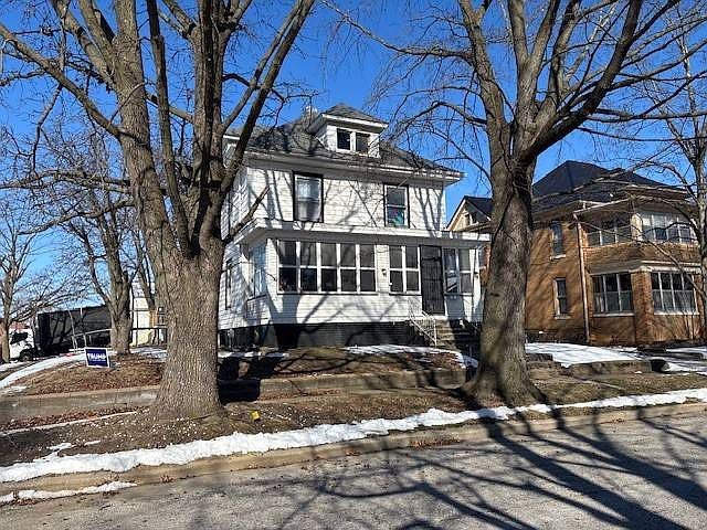 303 E 3rd St, Beardstown, IL 62618 | MLS #11211250 | Zillow