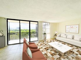 3101 N Country Club Dr Miami, FL, 33180 - Apartments for Rent | Zillow