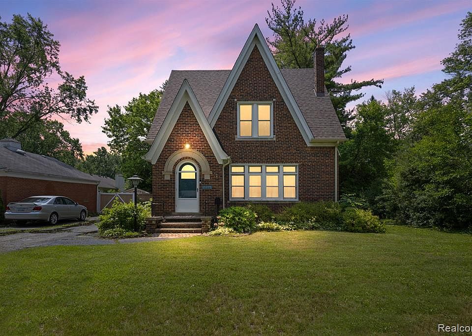 15975 W Thirteen Mile Rd, Southfield, MI 48076 | MLS #20240043363 | Zillow