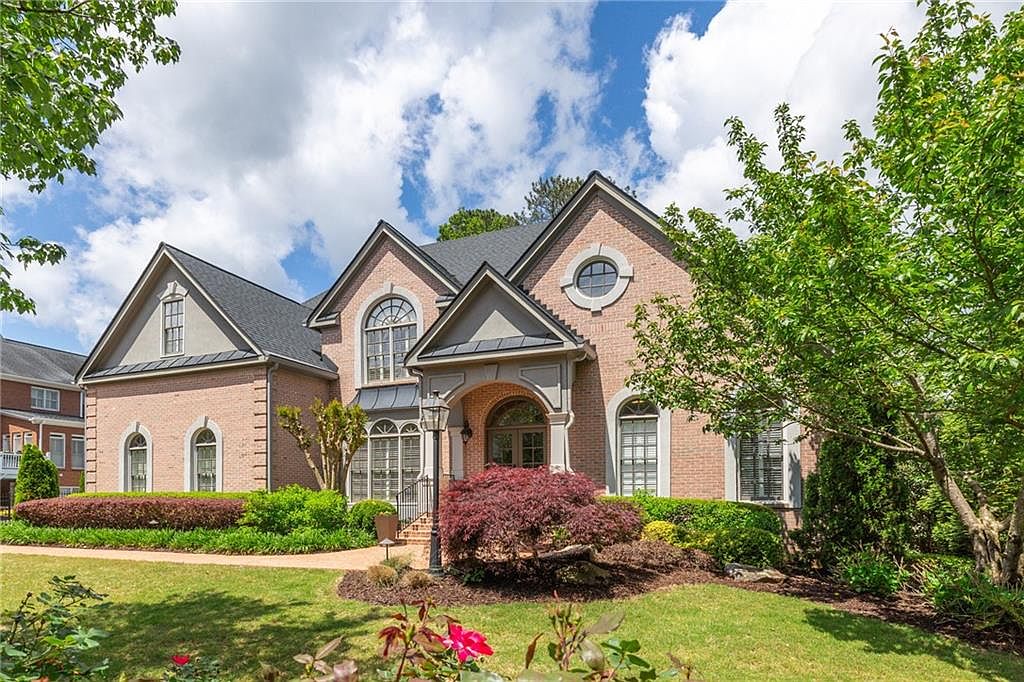 221 Woodlawn Dr NE, Marietta, GA 30067 | Zillow