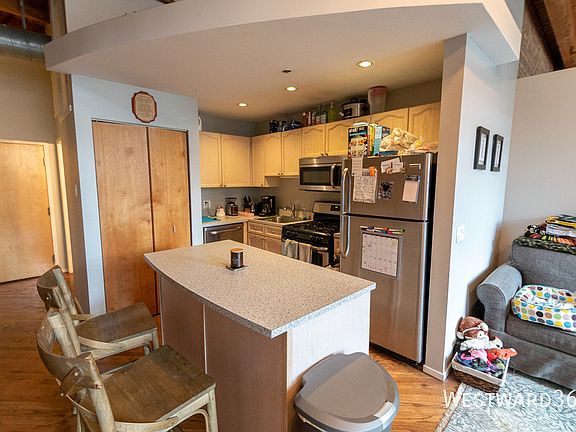 2300 W Wabansia Ave APT 211, Chicago, IL 60647 | Zillow