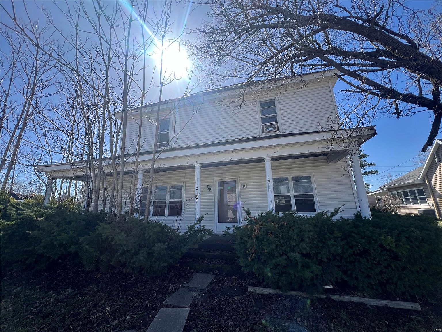 208 E Main St, Perry, MO 63462 | Zillow