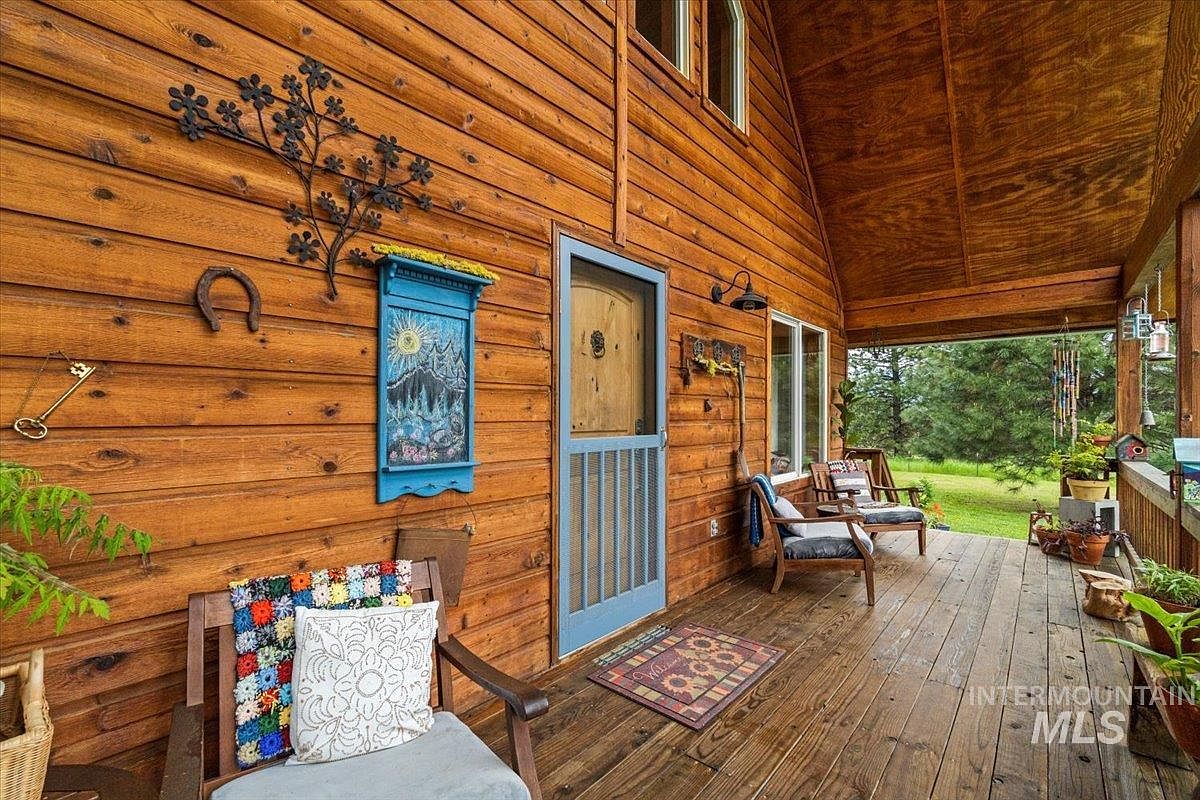 24 Garrett Ln, Cascade, ID 83611 | MLS #98881319 | Zillow