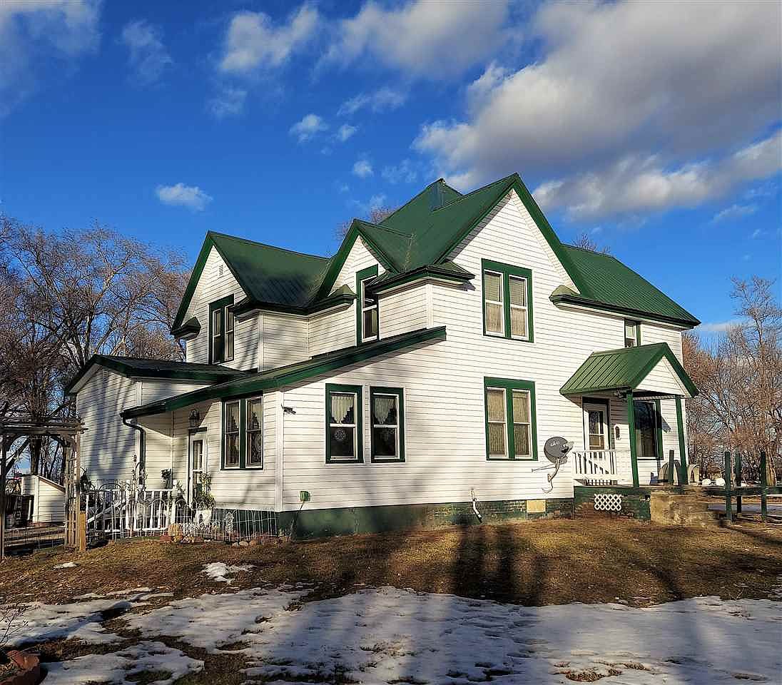 45510 Cottonwood St, Meckling, SD 57069 | Zillow