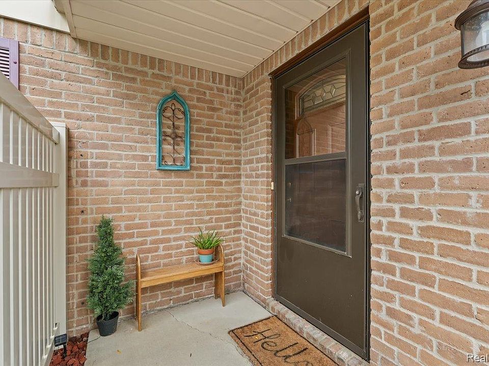 61260 Greenwood Dr #80, South Lyon, MI 48178 | Zillow
