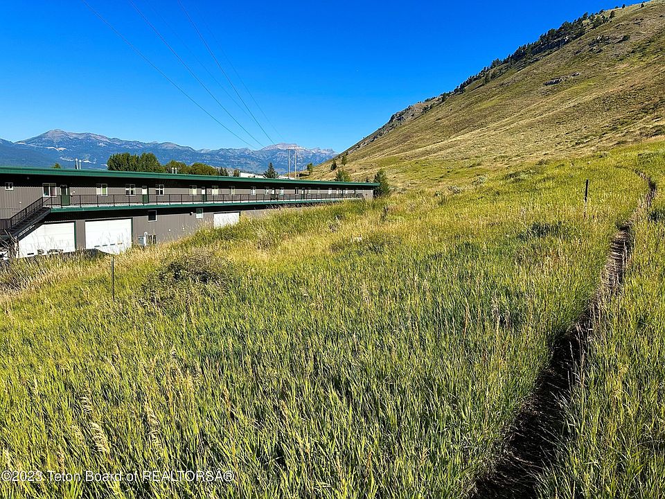 555 W Deer Dr #304, Jackson, WY 83001 | MLS #23-1874 | Zillow