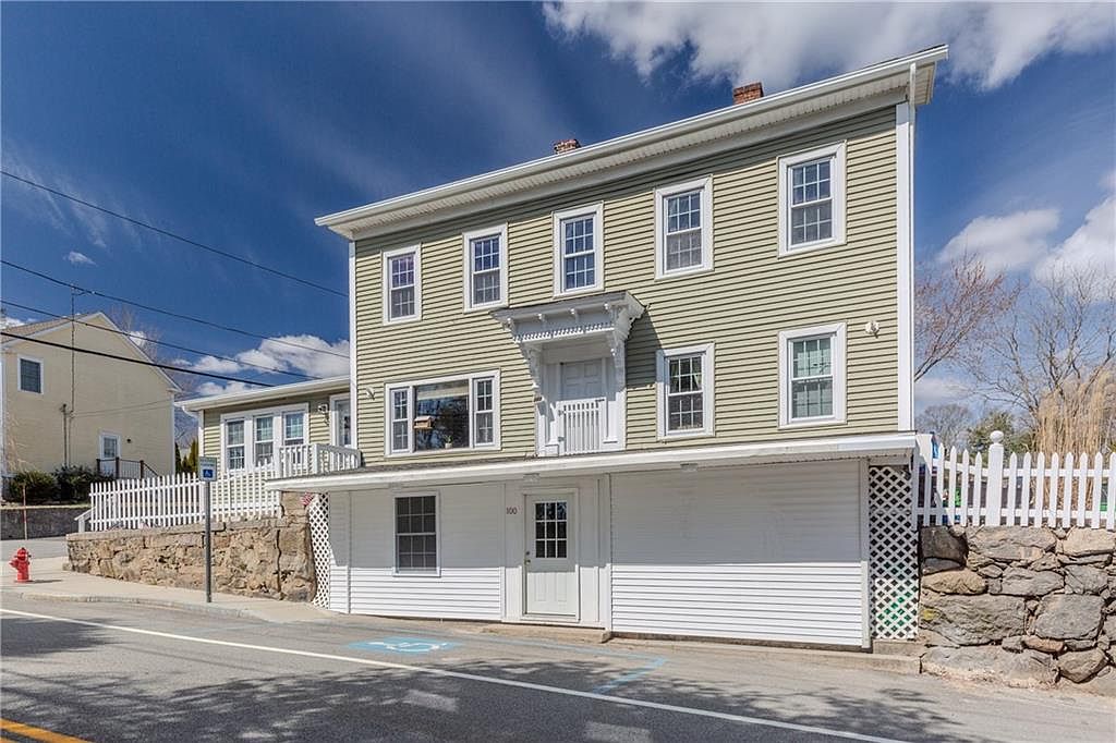 100 Main St APT C, Hope, RI 02831 | Zillow