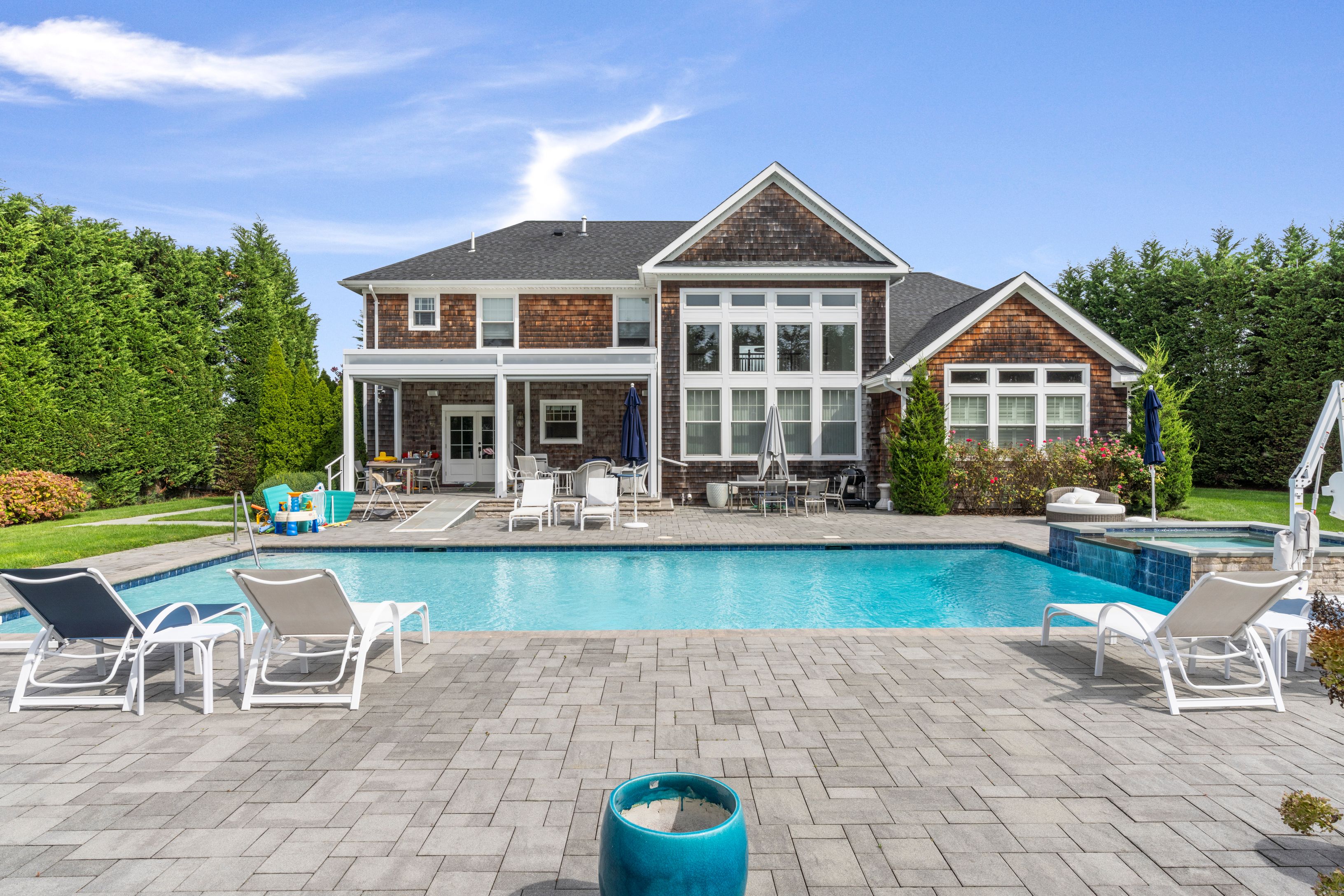 4 Spring Ln, Southampton, NY 11968 | Out East