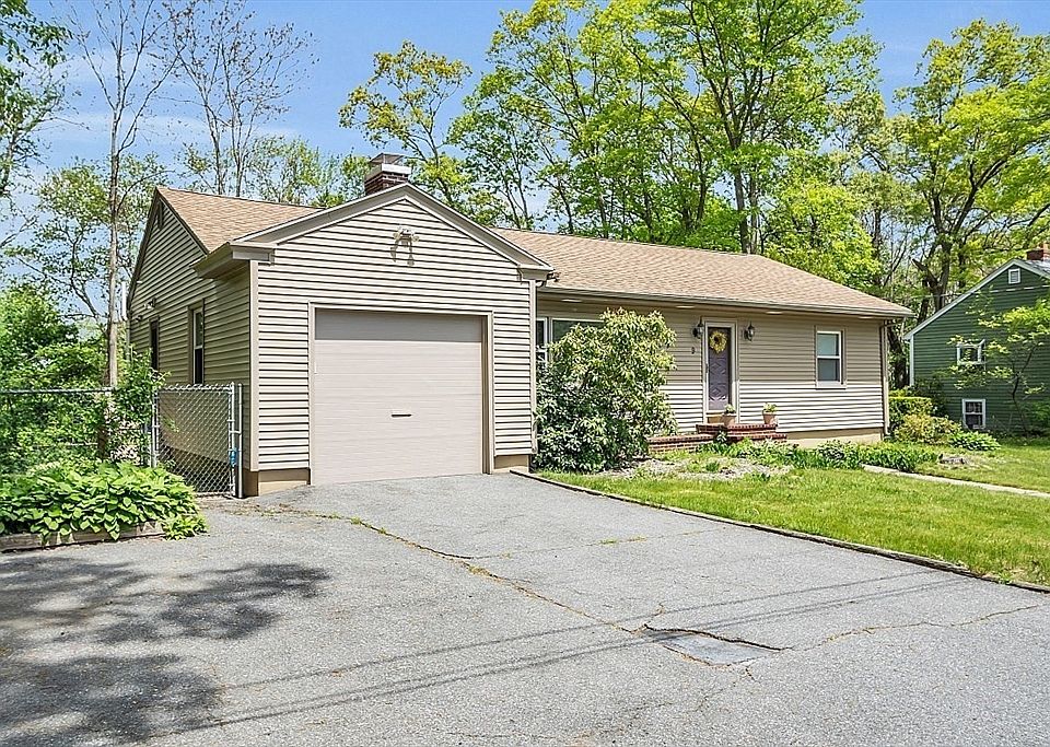 9 Cyr Dr, Lawrence, MA 01843 | Zillow