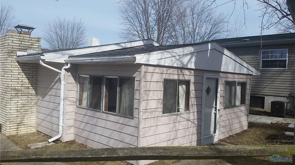 10103 W Locust Point Rd, Oak Harbor, OH 43449 | Zillow