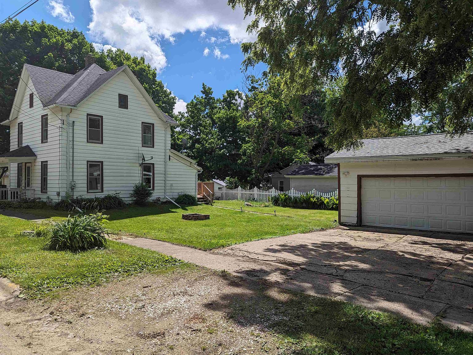 115 W Cherry St, Cedarville, IL 61013 | Zillow