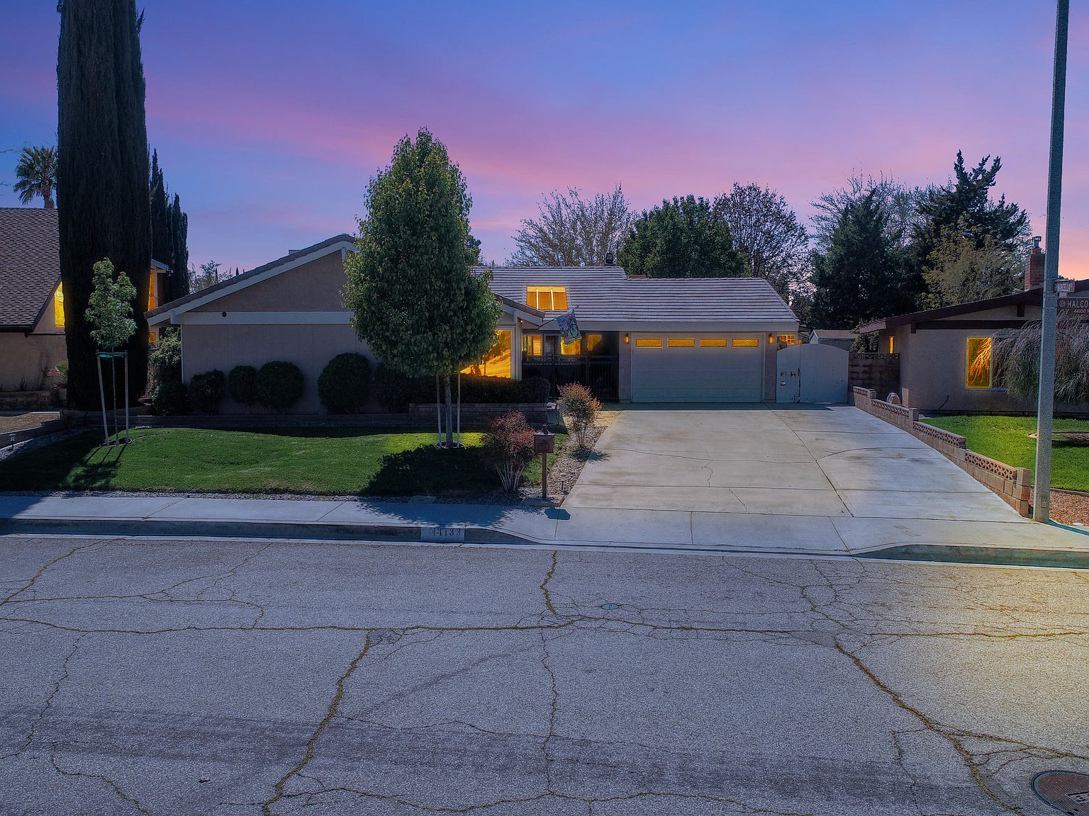 44133 Halcom Ave, Lancaster, CA 93536 | Zillow