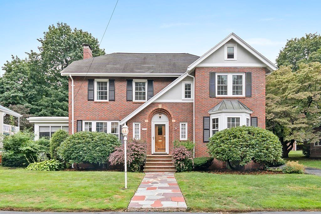 132 Traincroft NW, Medford, MA 02155 | MLS #73150873 | Zillow