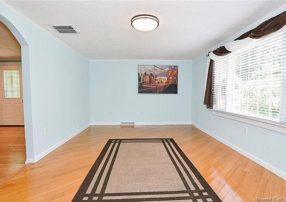 1122 Mill St, East Berlin, CT 06023 | Zillow