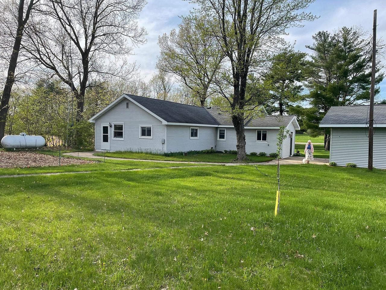 E8303 North Reedsburg ROAD, Reedsburg, WI 53959 | Zillow