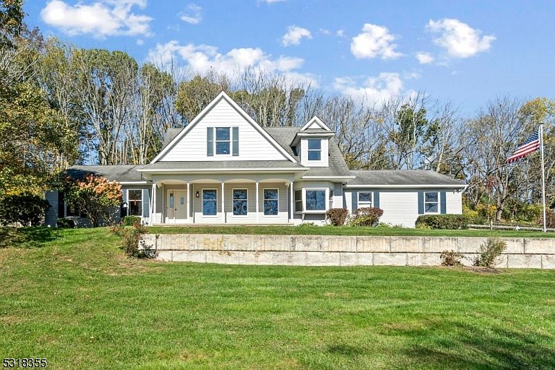 10 Old Dingman Rd, Layton, NJ 07851 | Zillow