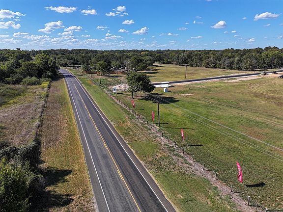 165 Highland Dr, Cameron, TX 76520 | MLS #21054719 | Zillow