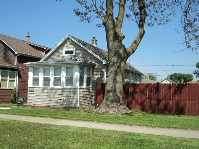 6069 S 75th Ct, Summit Argo, IL 60501 | Zillow