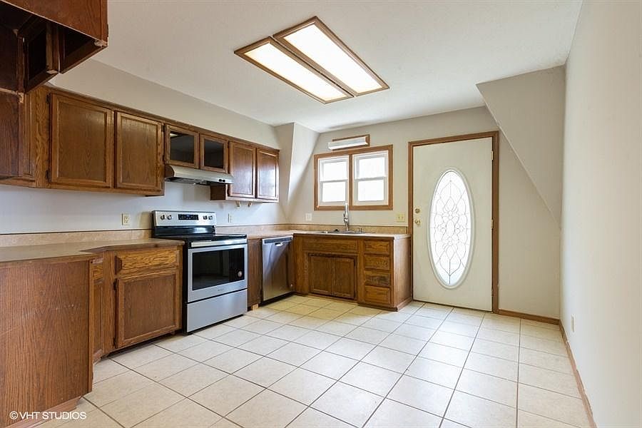 8010 Cliff Dr, Merriam Woods Village, MO 65740 | Zillow