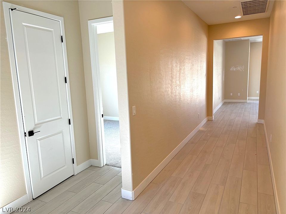 6476 Columbidae Ave, Las Vegas, NV 89130 | Zillow