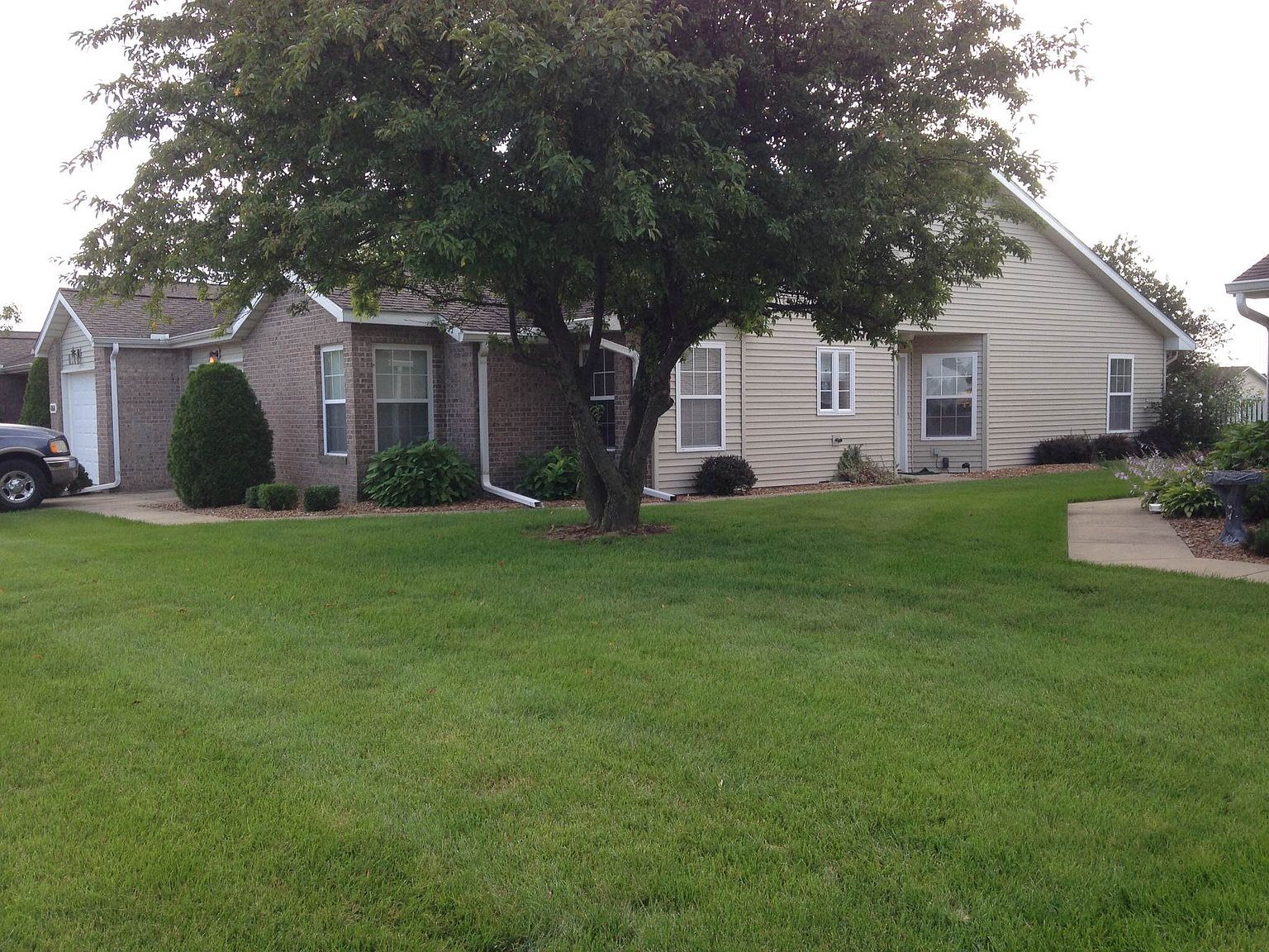 4862 Arbor Ct, Decatur, IL 62526 | Zillow