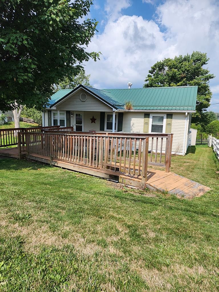 284 Flat Top Rd, Shady Spring, WV 25918 | Zillow