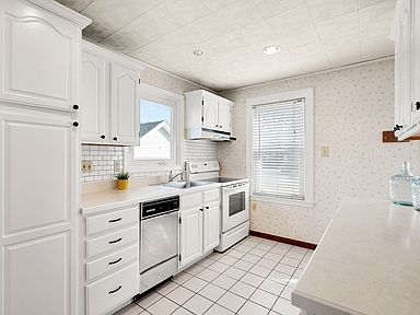 96 Spring St, Stoneham, MA 02180 | Zillow