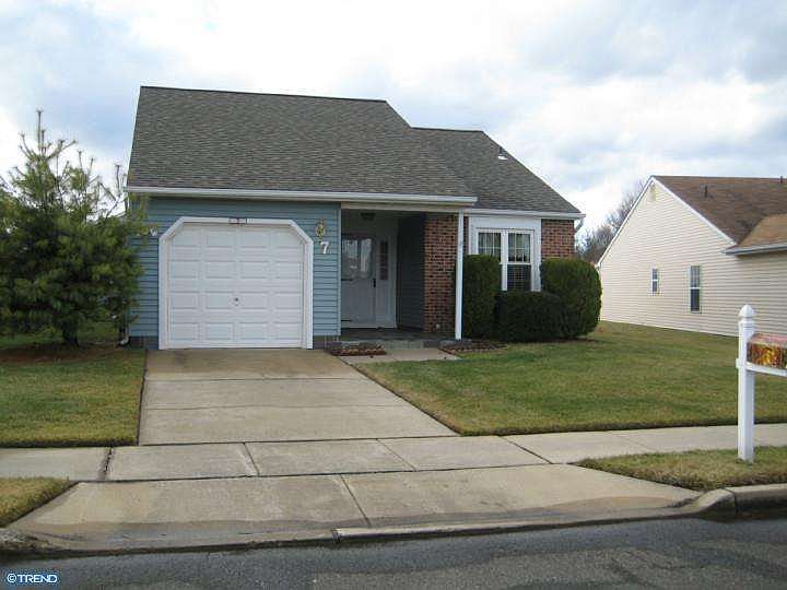 7 Ewing Ct, Mount Laurel, NJ 08054 | Zillow
