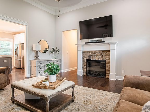 34 Wofford St, Rossville, GA 30741 | MLS #1378435 | Zillow