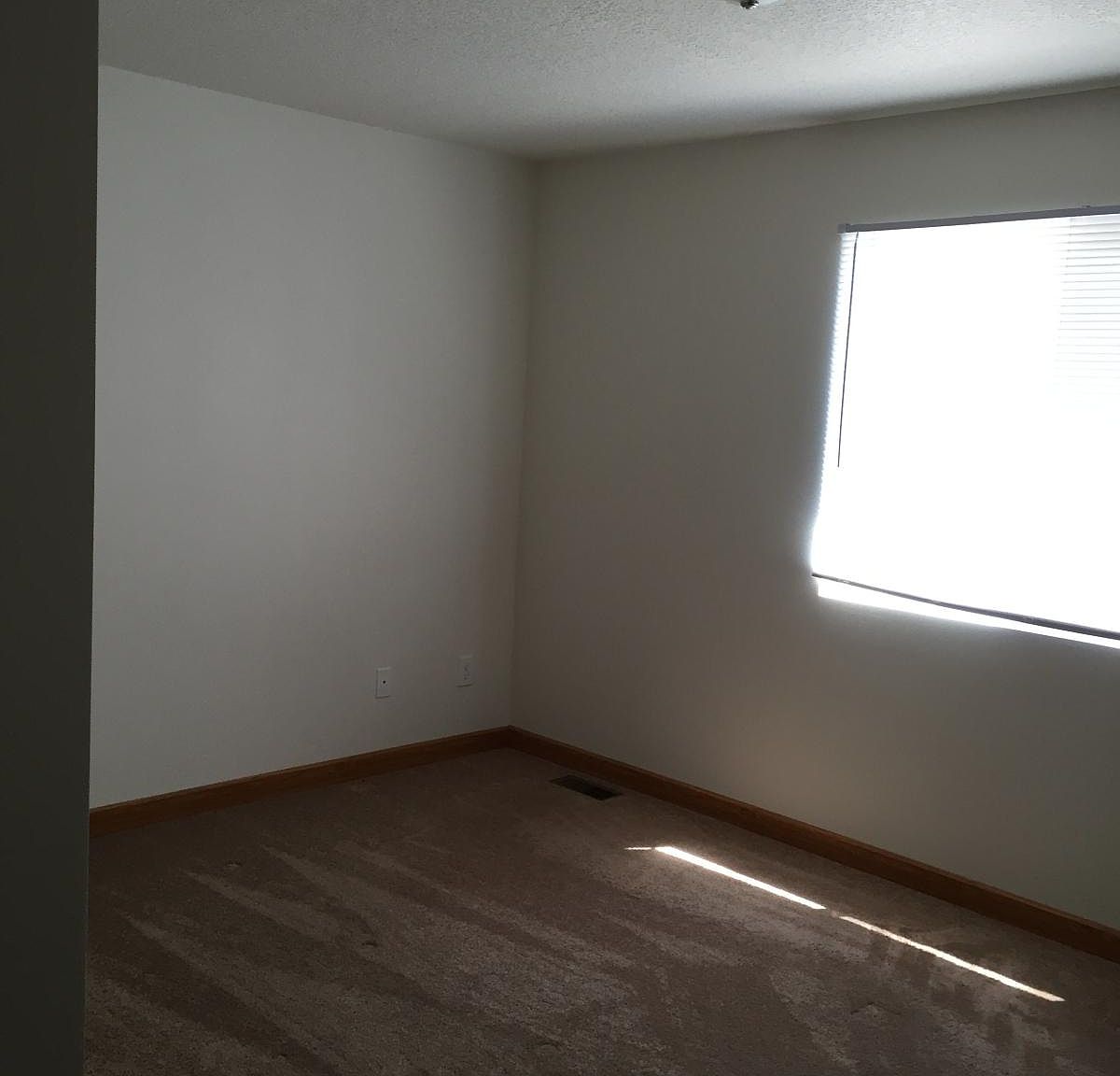 780 Maple St, Waukee, IA 50263 | Zillow