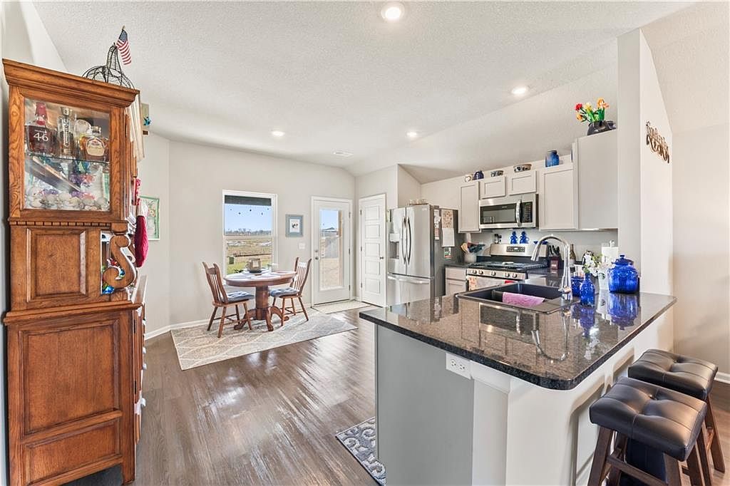 657 N Pecan St, Gardner, KS 66030 | Zillow