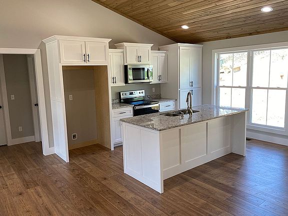 1396 Summer Shade Rd, Summer Shade, KY 42166 | Zillow